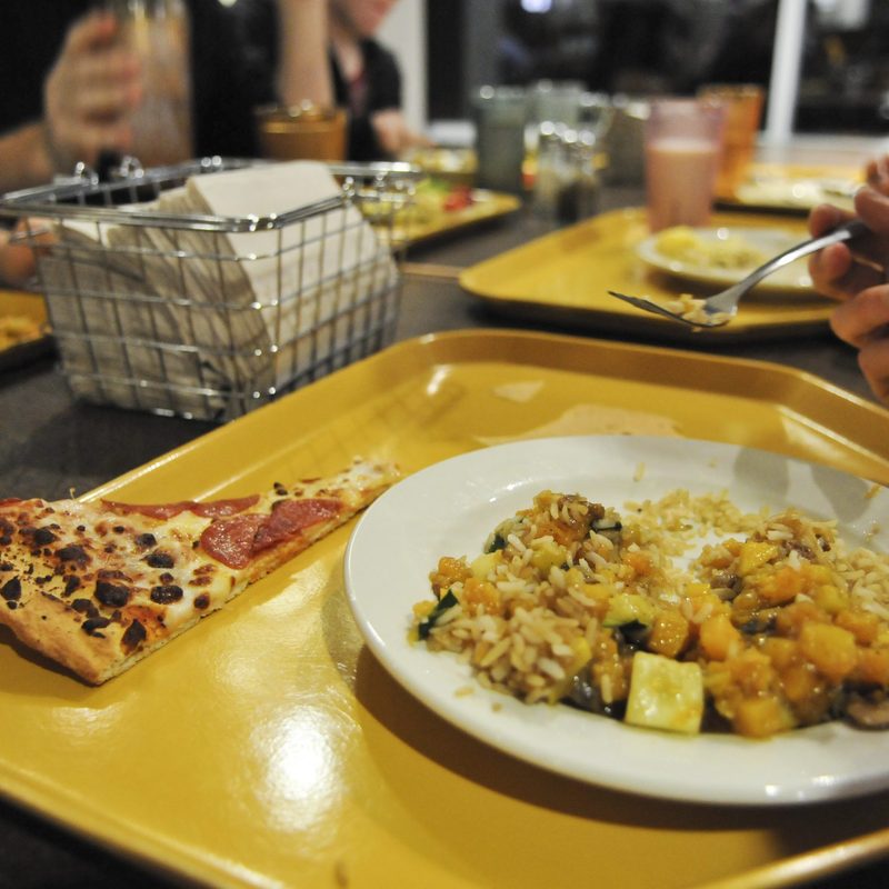 The Case for Trayless – Sustainability at Carleton – Carleton College