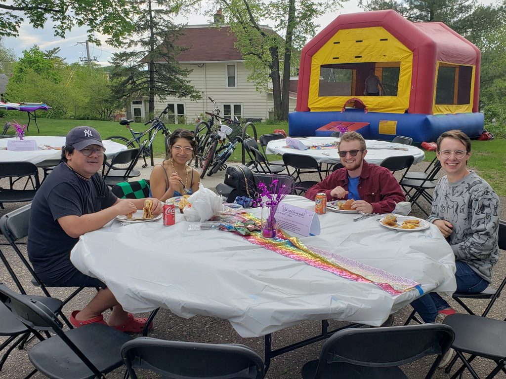 Student Life & Seniors – Student Life Newsletter – Carleton College