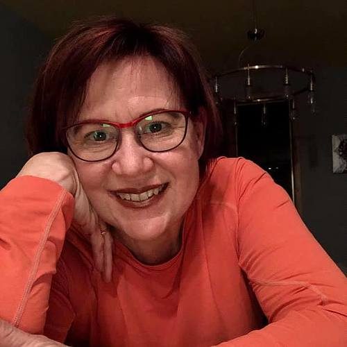 Julie Neiworth receives her fifth NIH award – Grants Office – Carleton ...